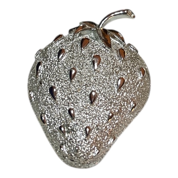Sarah Coventry | Jewelry | Vintage 97s Sarah Coventry Silver Strawberry ...